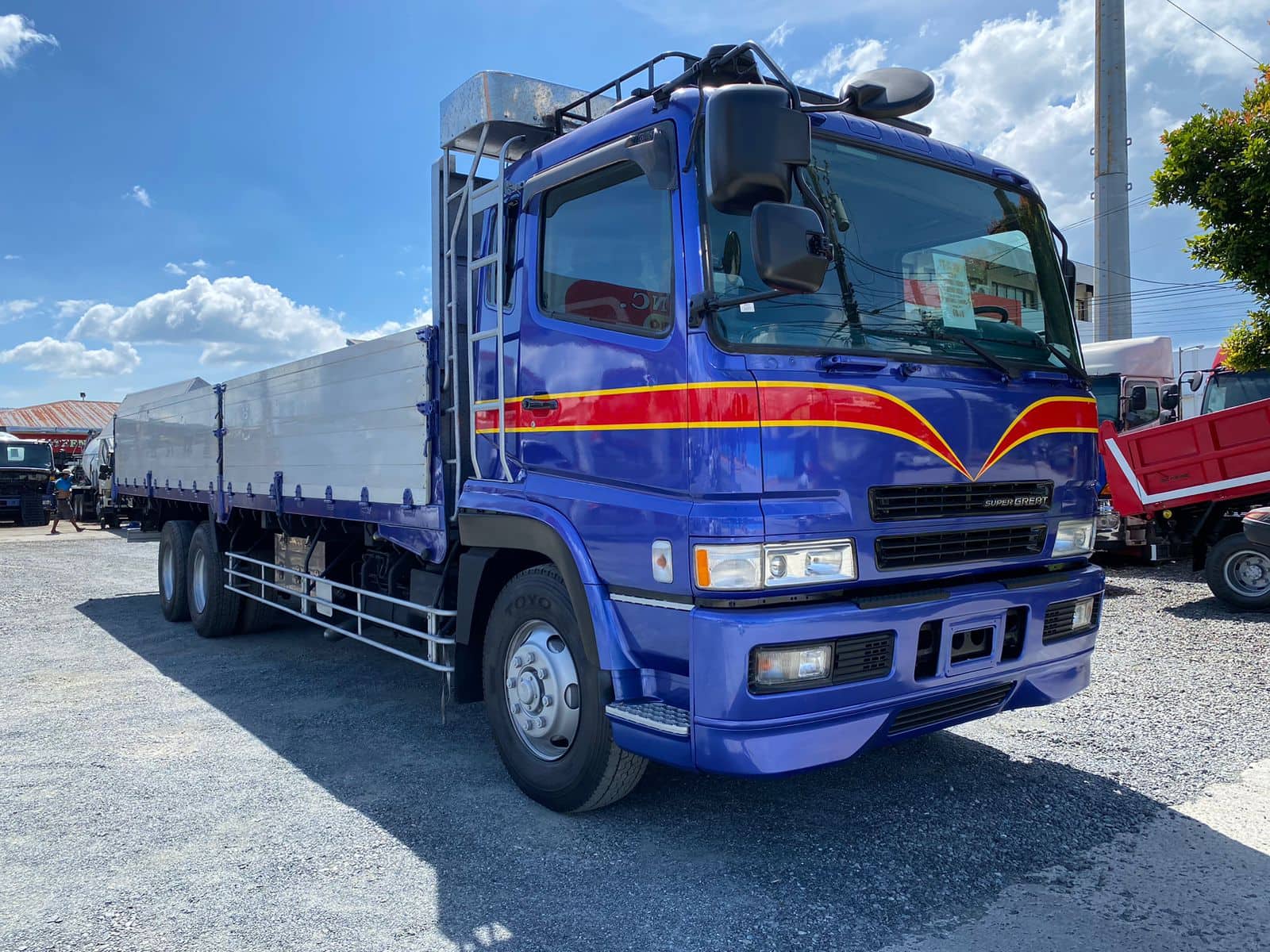 Fuso Super Great Tractor head (10w) - Mateen Tokyo Intl. Inc