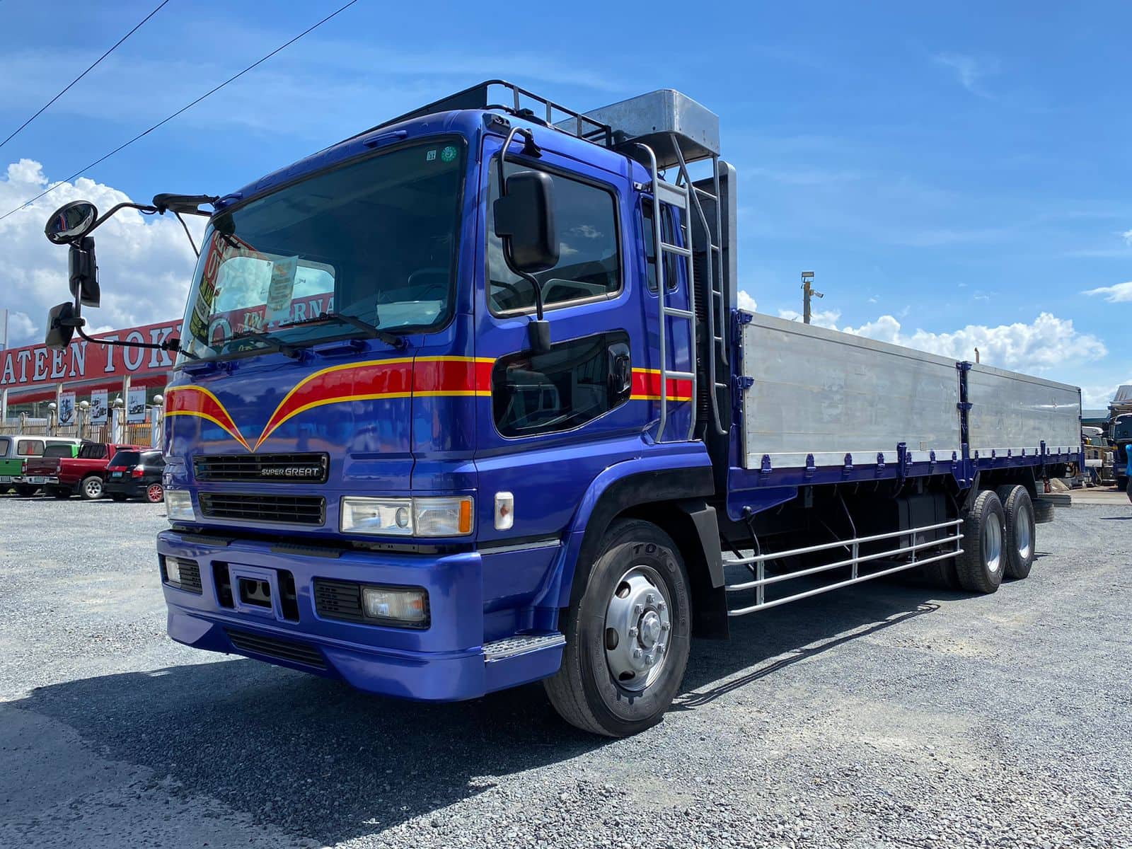 Fuso Super Great Tractor head (10w) - Mateen Tokyo Intl. Inc