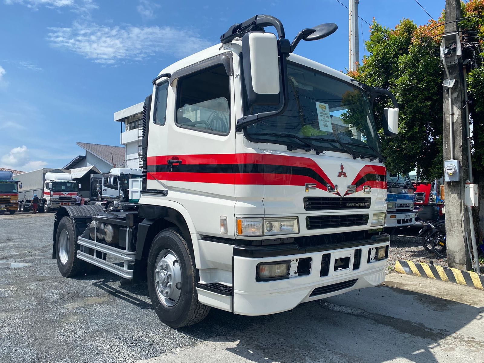 Fuso Super Great Tractor head (6w) - Mateen Tokyo Intl. Inc