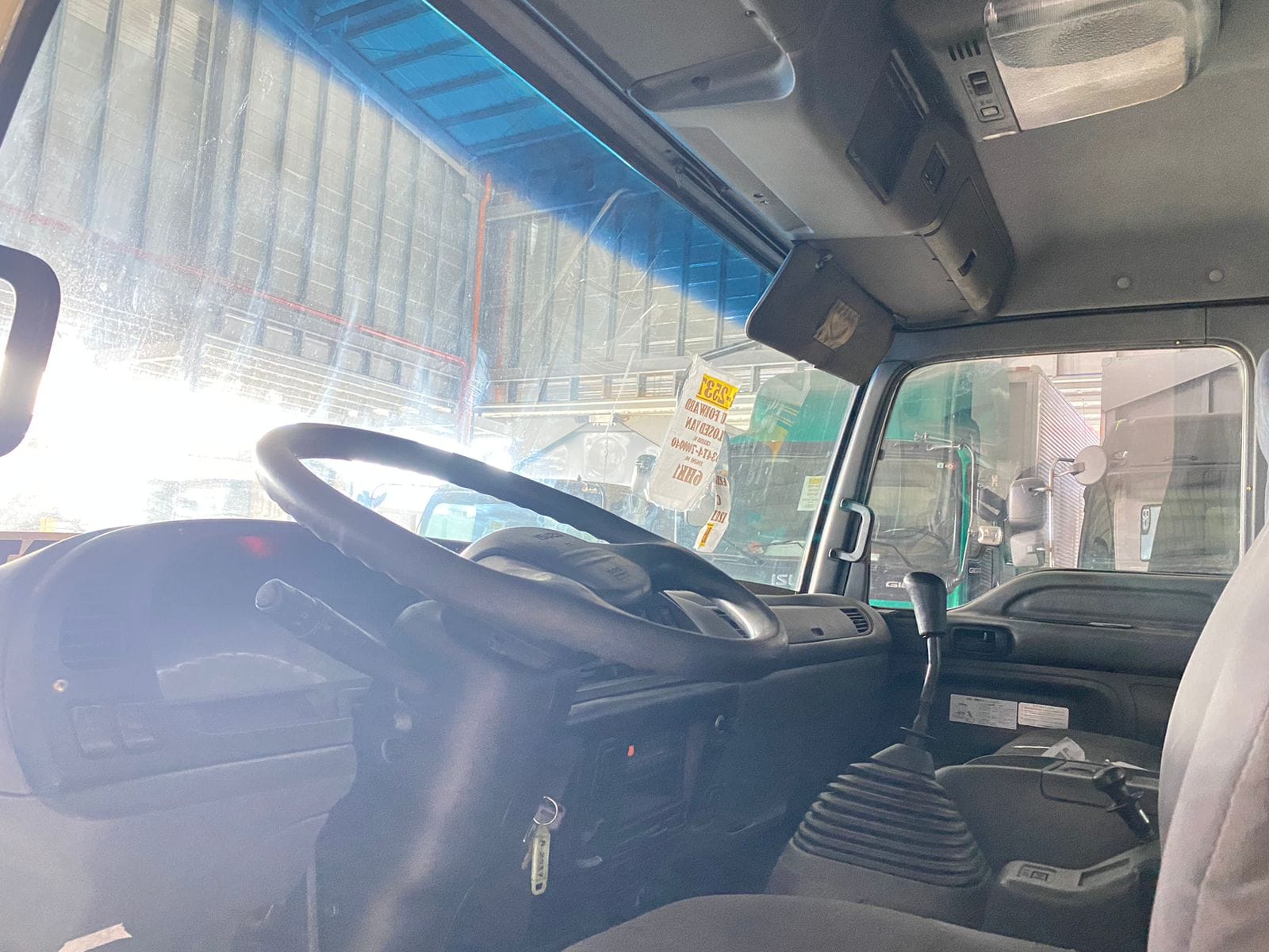 Isuzu Forward ClosedVan 32 feet (6w) - Mateen Tokyo Intl. Inc