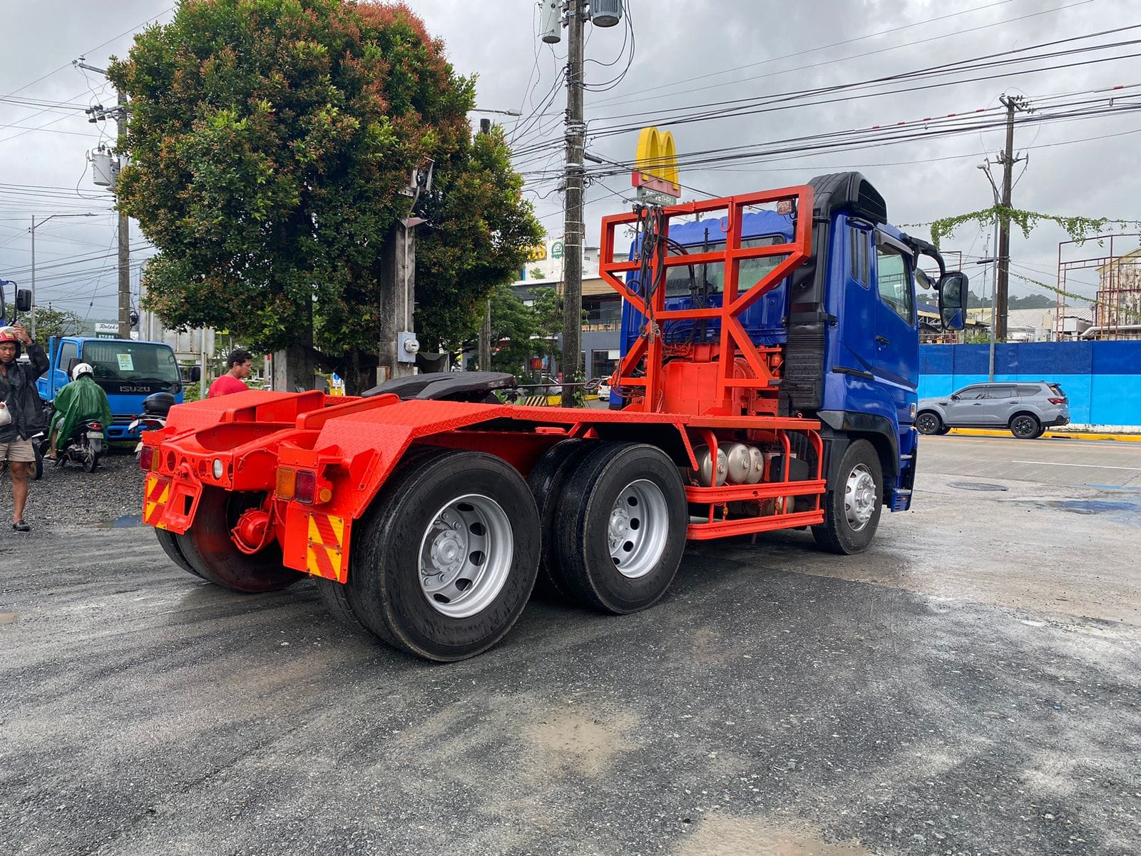 Fuso Super great new face Tractor head (10w) - Mateen Tokyo Intl. Inc