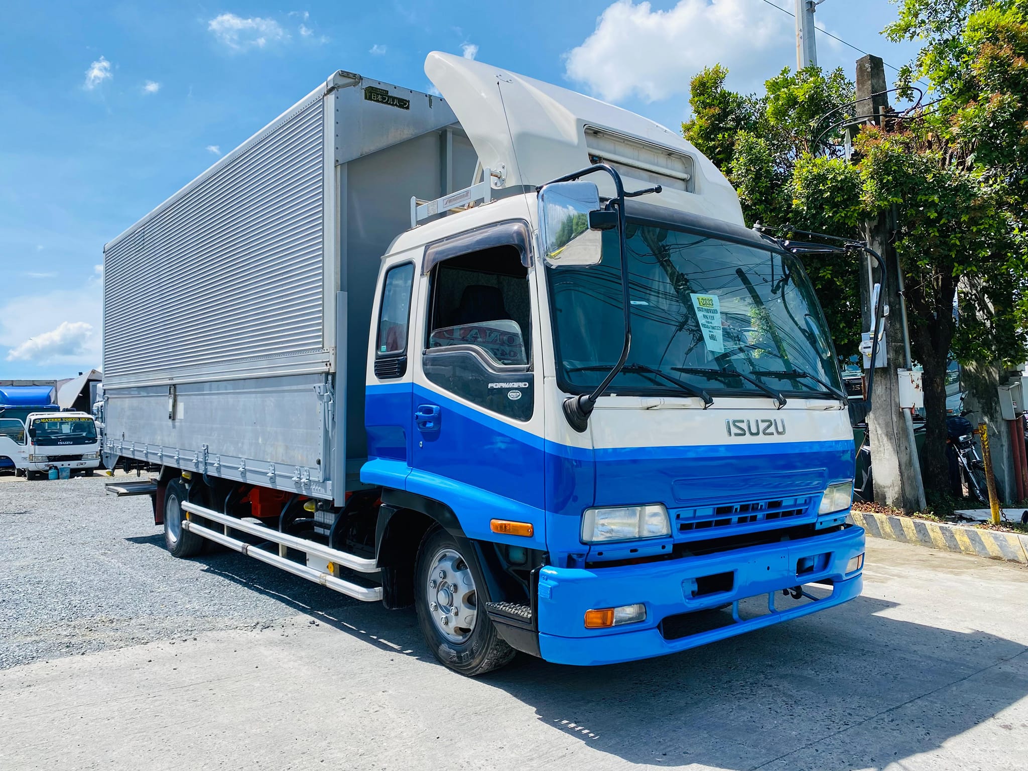 Isuzu forward wingVan (6w) - Mateen Tokyo Intl. Inc