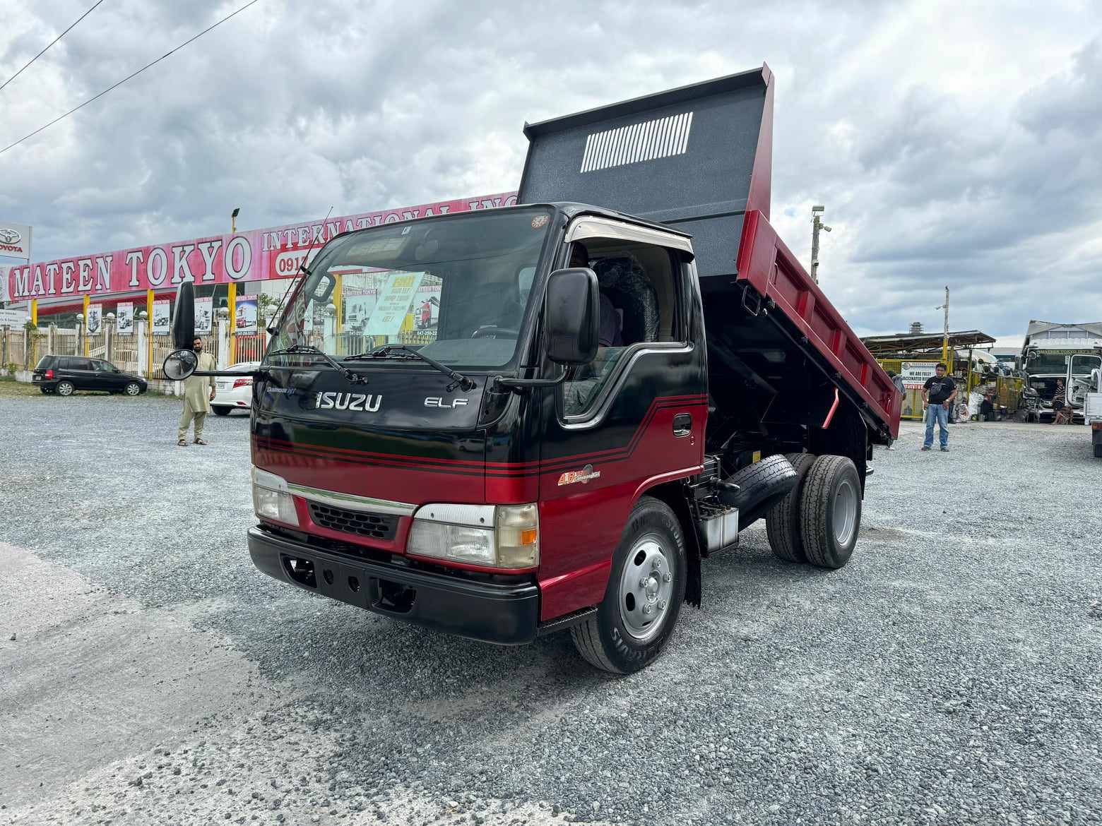 Isuzu Elf Minidump Truck (6w) - Mateen Tokyo Intl. Inc